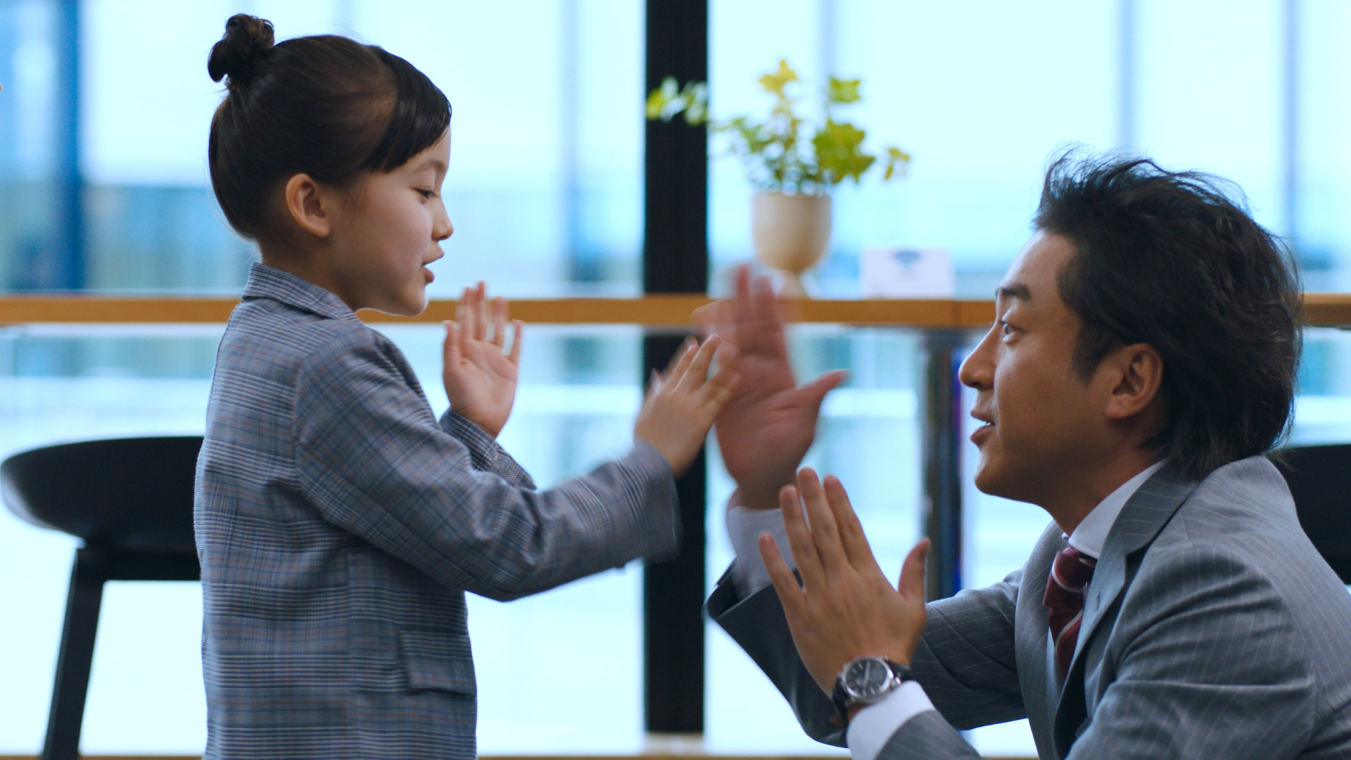 ムロツヨシが「高速アルプス一万尺」を披露！『ワンダ』の新TVCMを公開 | ARETTO(アレット)