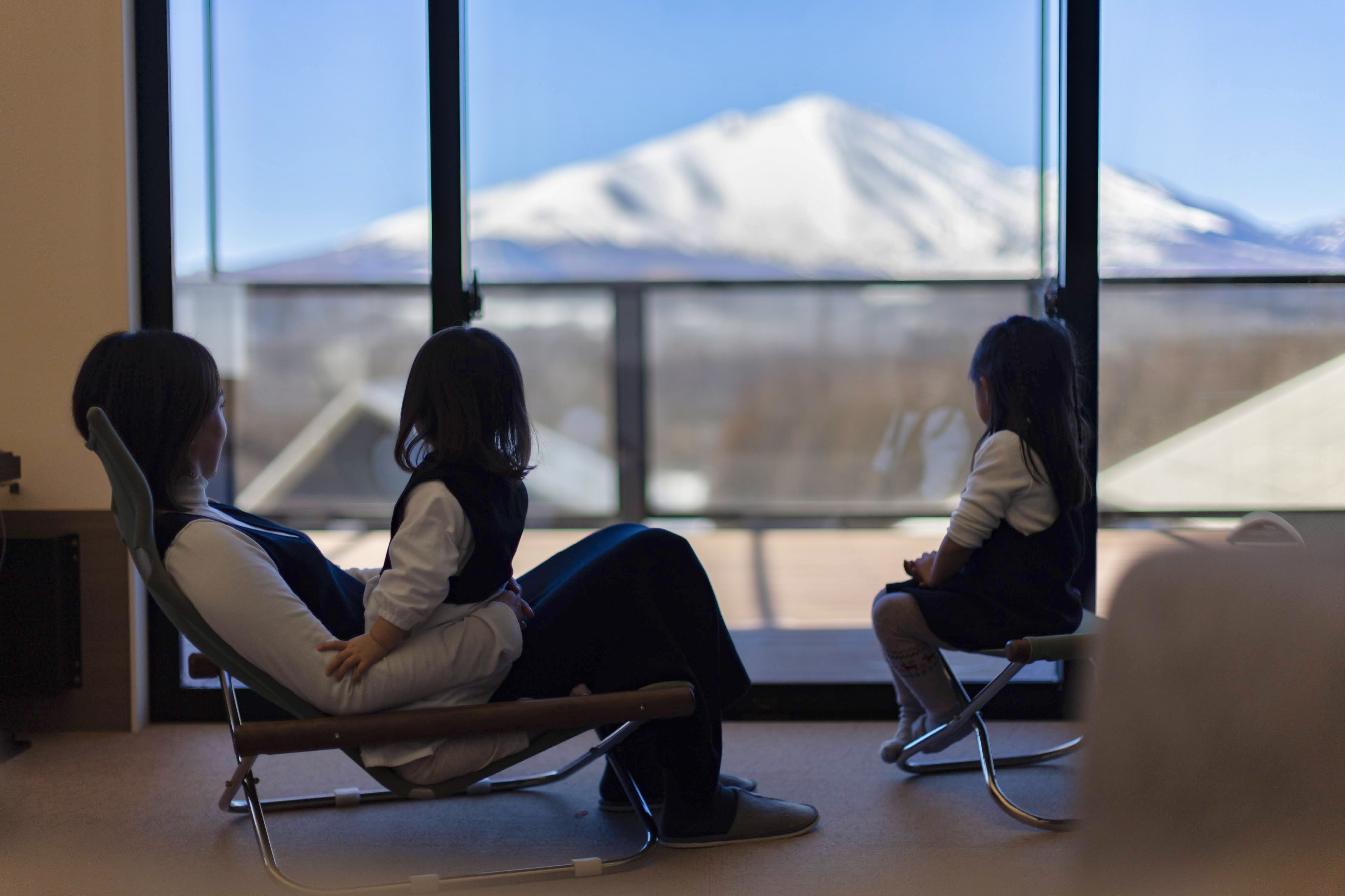 北軽井沢のヴィラリゾート『あさま空山望』に今年も「春のお祝いファミリープラン」が登場 | ARETTO(アレット)