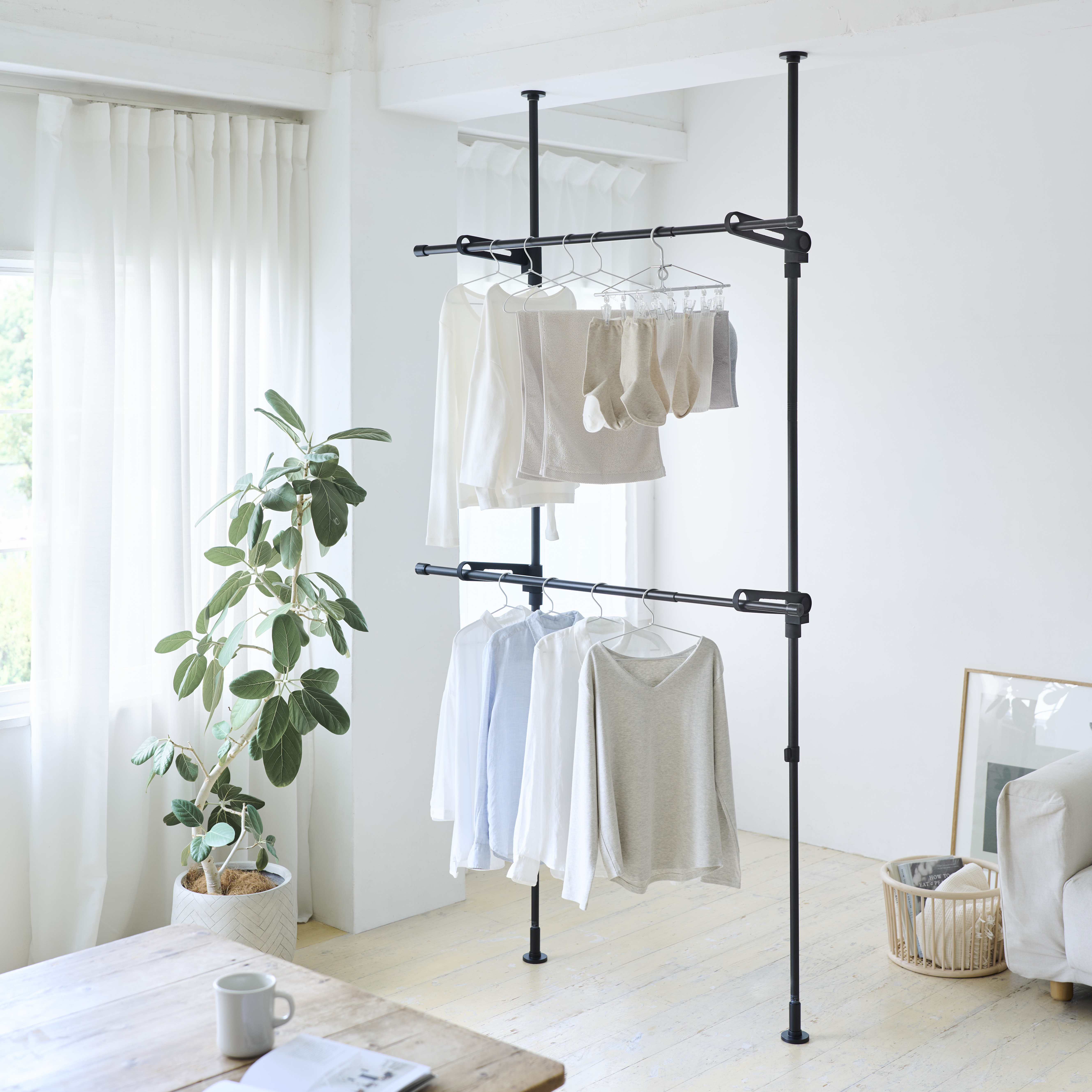 梅雨の洗濯悩みを解消！平安伸銅工業が部屋干しにおすすめの便利アイテム&裏ワザを紹介 | ARETTO(アレット)